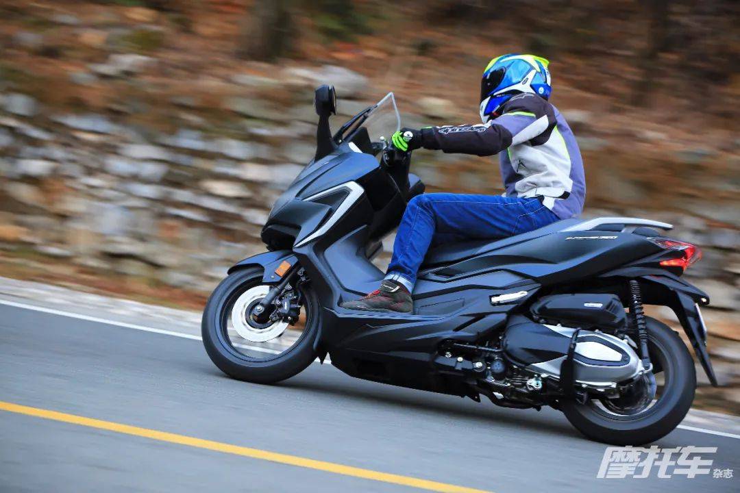 车评：运动健将or优雅绅士？试驾Honda NSS350_搜狐汽车_搜狐网