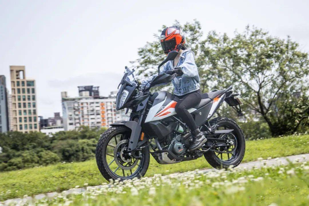 官宣！你等待已久的KTM 390ADV要来了！_搜狐汽车_搜狐网