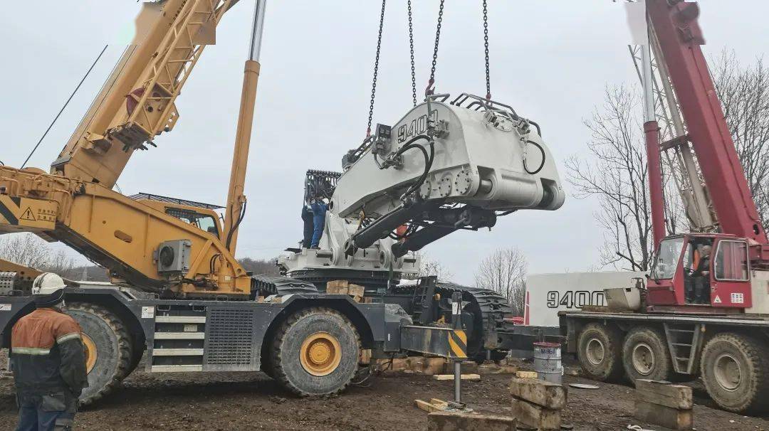 利勃海尔R9400E电动液压挖掘机正式交付紫金矿业塞尔维亚铜矿 - 液压汇