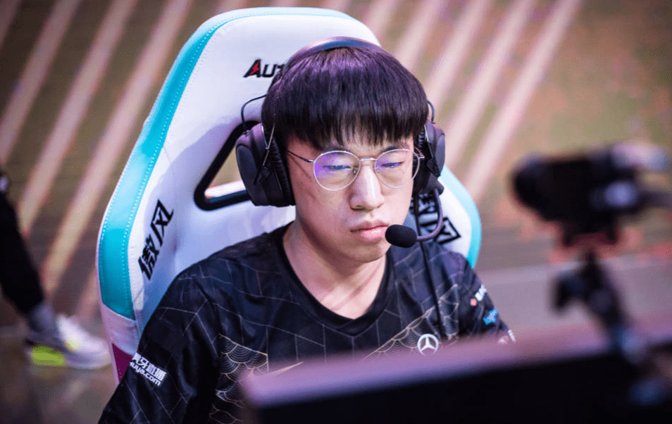 史前巨兽！JDG击败RNG，Zoom让小虎知道了上单的残酷_比赛