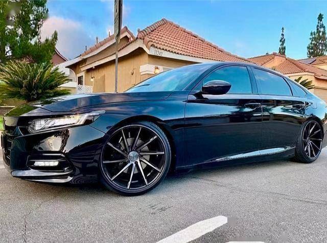 雅阁变身“黑武士”，2.0T+10AT，加速8秒，比迈腾大气_搜狐汽车_搜狐网