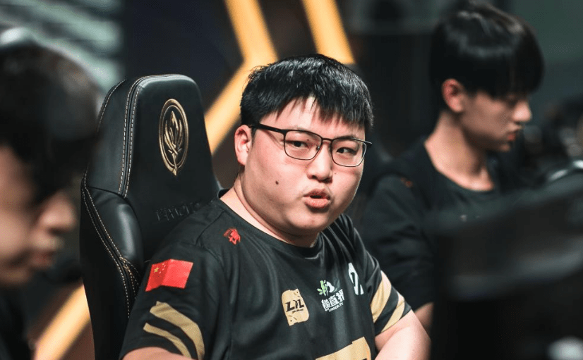 Uzi不能去决赛现场看RNG了？婷婷透露原因，粉丝哭笑不得_小明