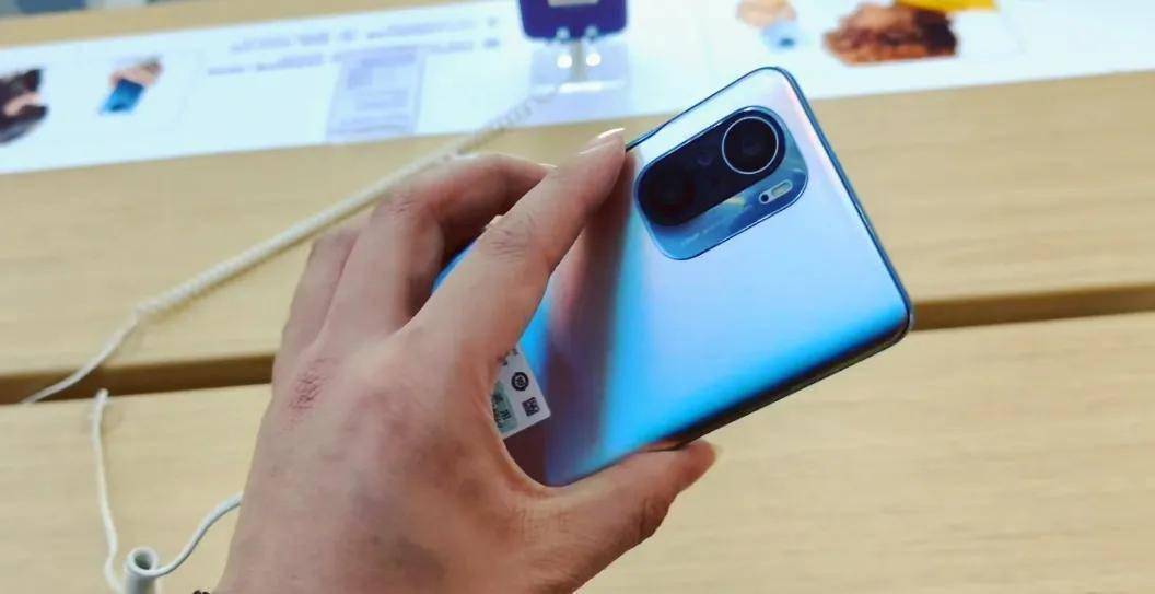 差价200，买红米K40还是真我GT Neo？线下店店长的建议说到心坎了_方面