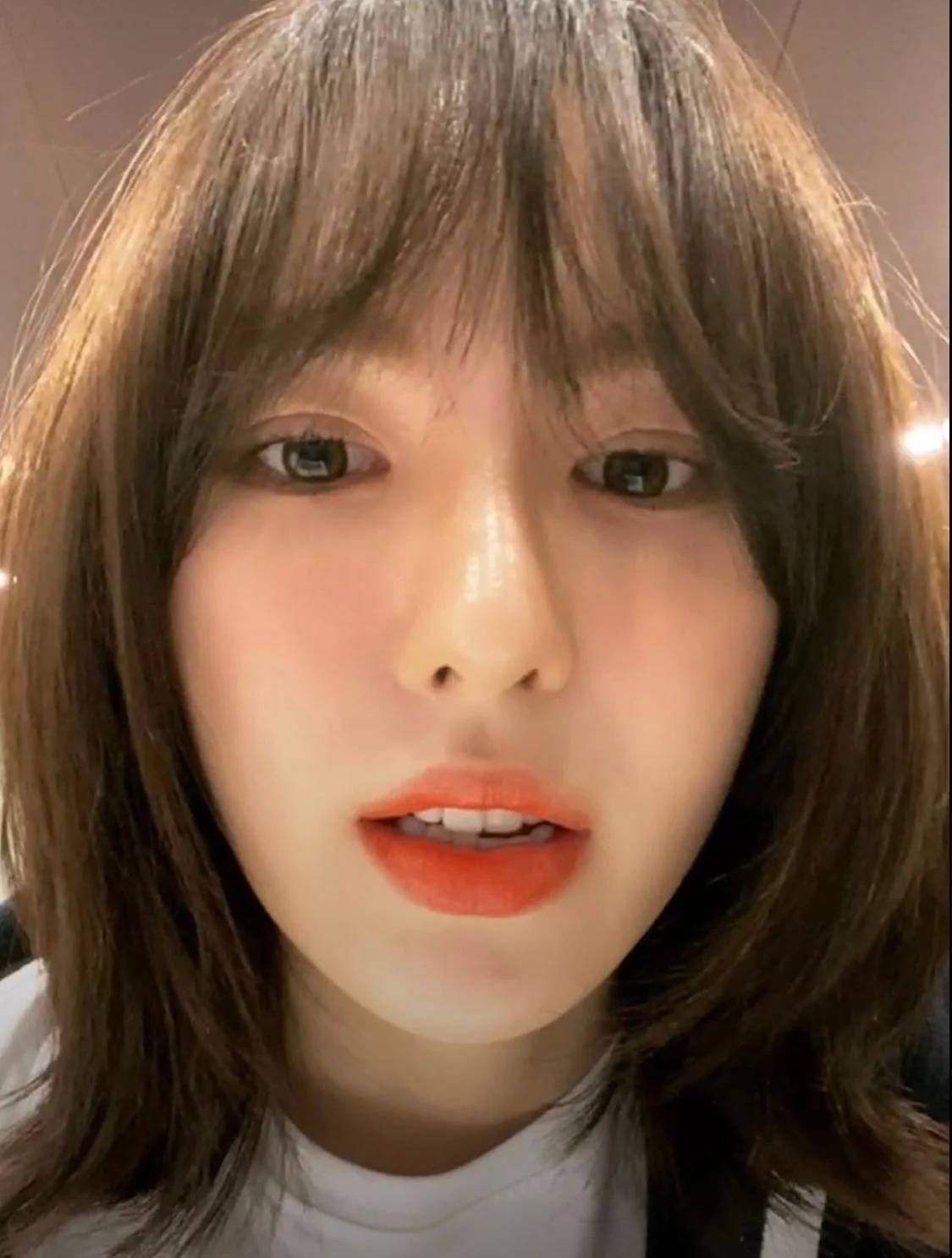 昨天直播中再次以Wendy cut出现的Wendy_Red