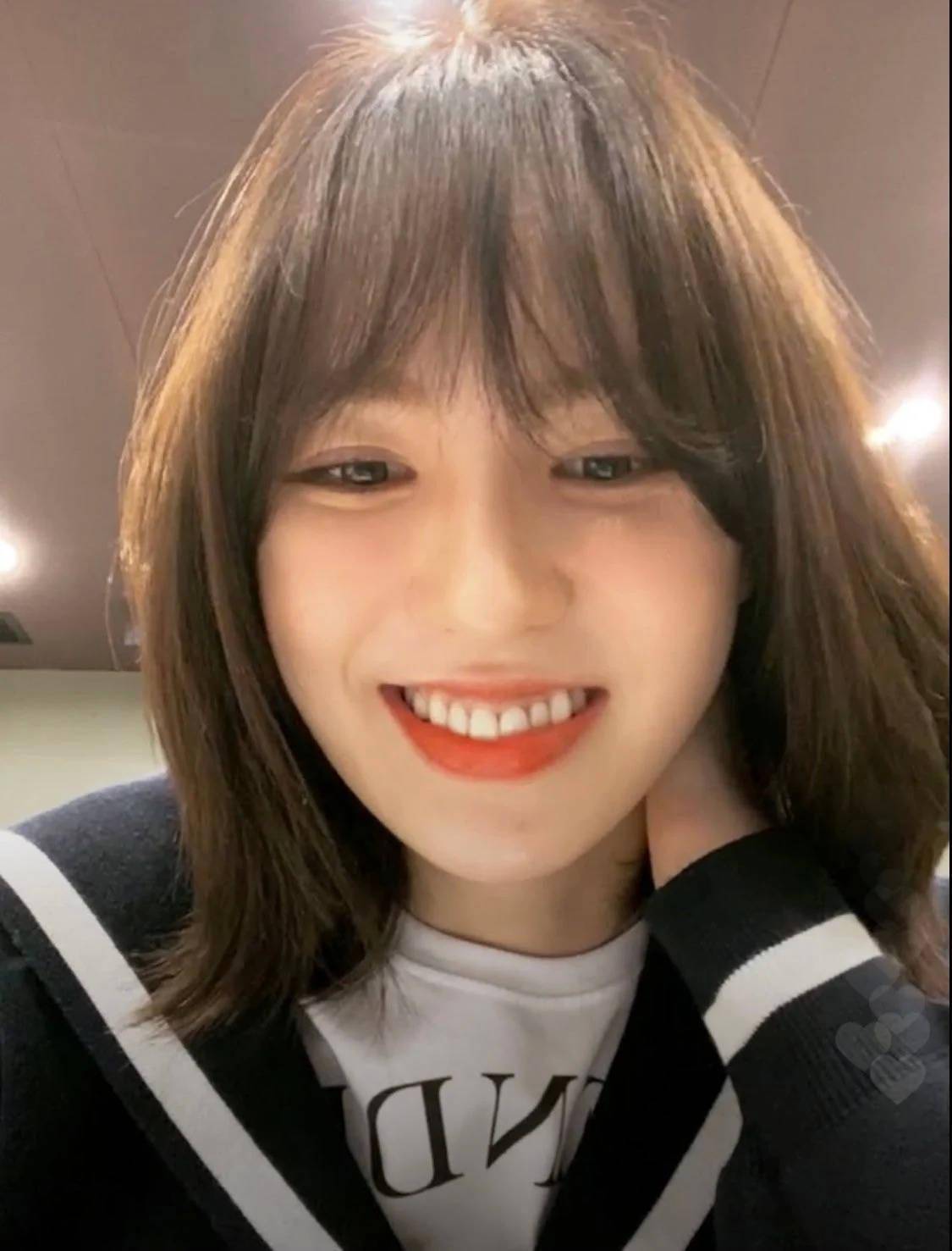 昨天直播中再次以Wendy cut出现的Wendy_Red