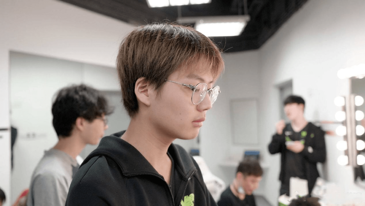 BO从轻处罚！乐言点歌自嘲，JKL和Rookie力挺_Condi