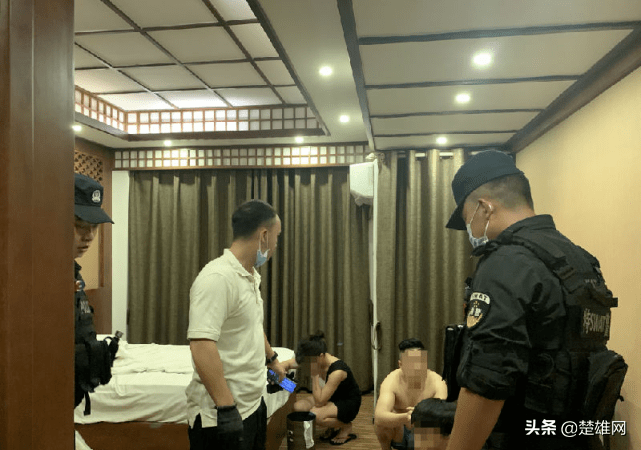 云南一足浴按摩店 挂羊头卖狗肉”!9名男女被抓场所