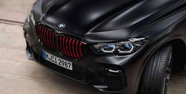 3.0T+8AT，340马力爽翻天，豪华SUV“黑袍”加身，霸气极了！_搜狐汽车_搜狐网