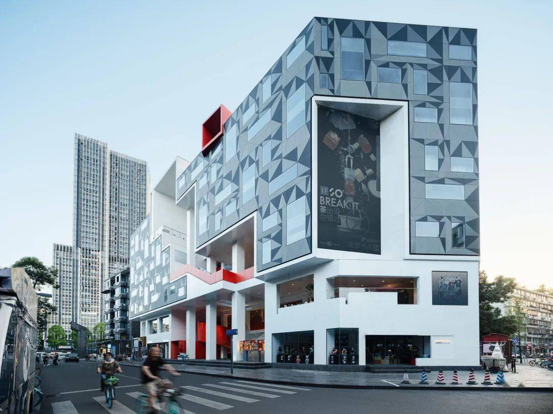 Vari几里设计 | 成都宽窄巷子二期匠造所_the