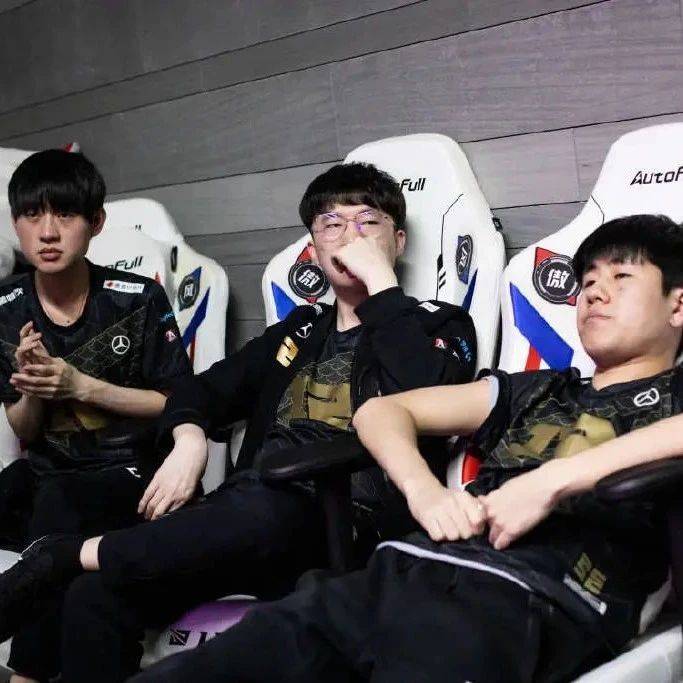 RNG被LNG淘汰后Ning失去自信：LPL最菜一年！LCK更强_Tarzan