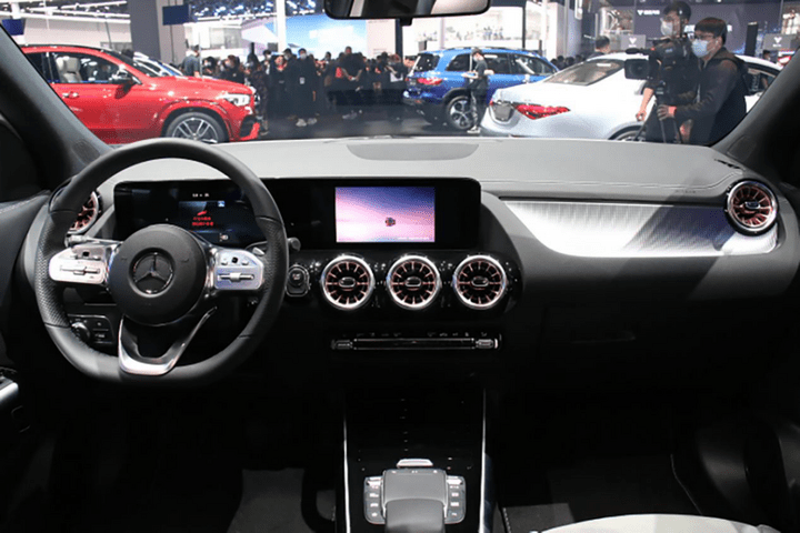 奔驰发布EQA和EQB预售价格 分别为37万元/44万元_搜狐汽车_搜狐网