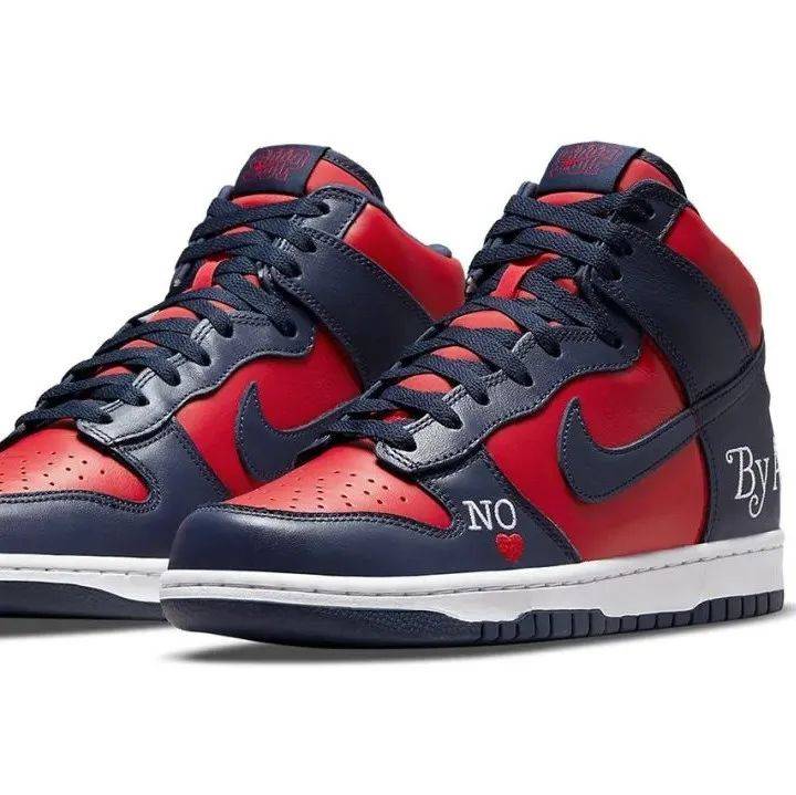 Supreme X Nike SB Dunk High By Any Means Low Supreme X Nike SB Dunk High By Any Means Low