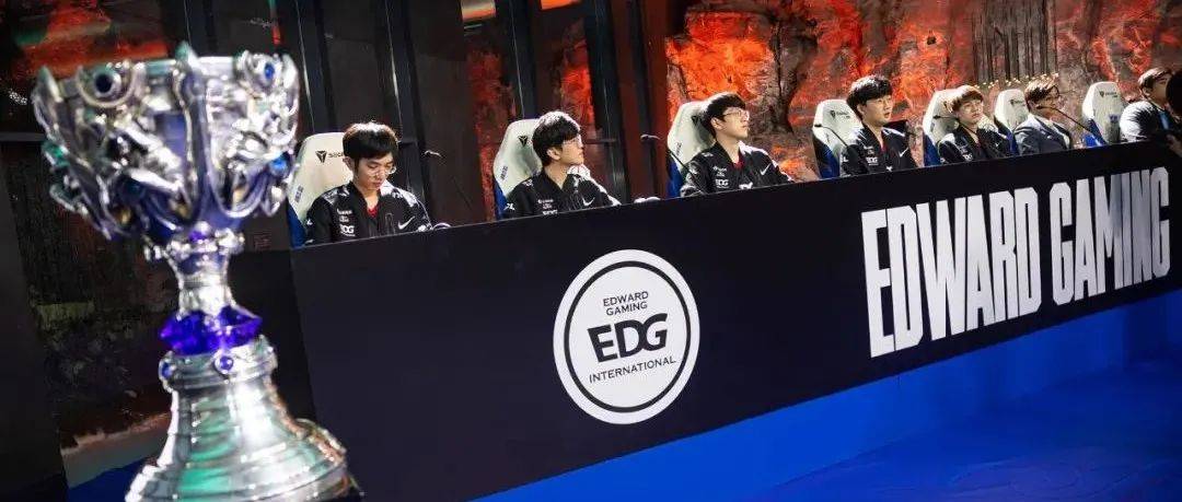 我们模拟了EDG和DK的BP_杰杰