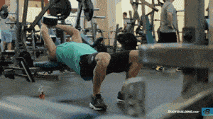 练出宽阔肩膀和结实后背的9个动作_Hollmer