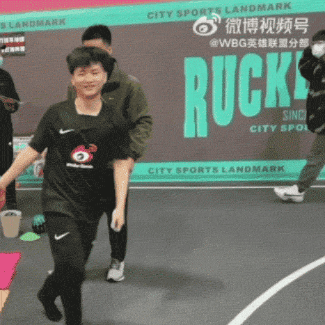 LGD公布对xiao8的调查结果 最强街机BOSS“阴蜂”首次被人类攻克丨每日B报_游戏_阿蒙_玩家