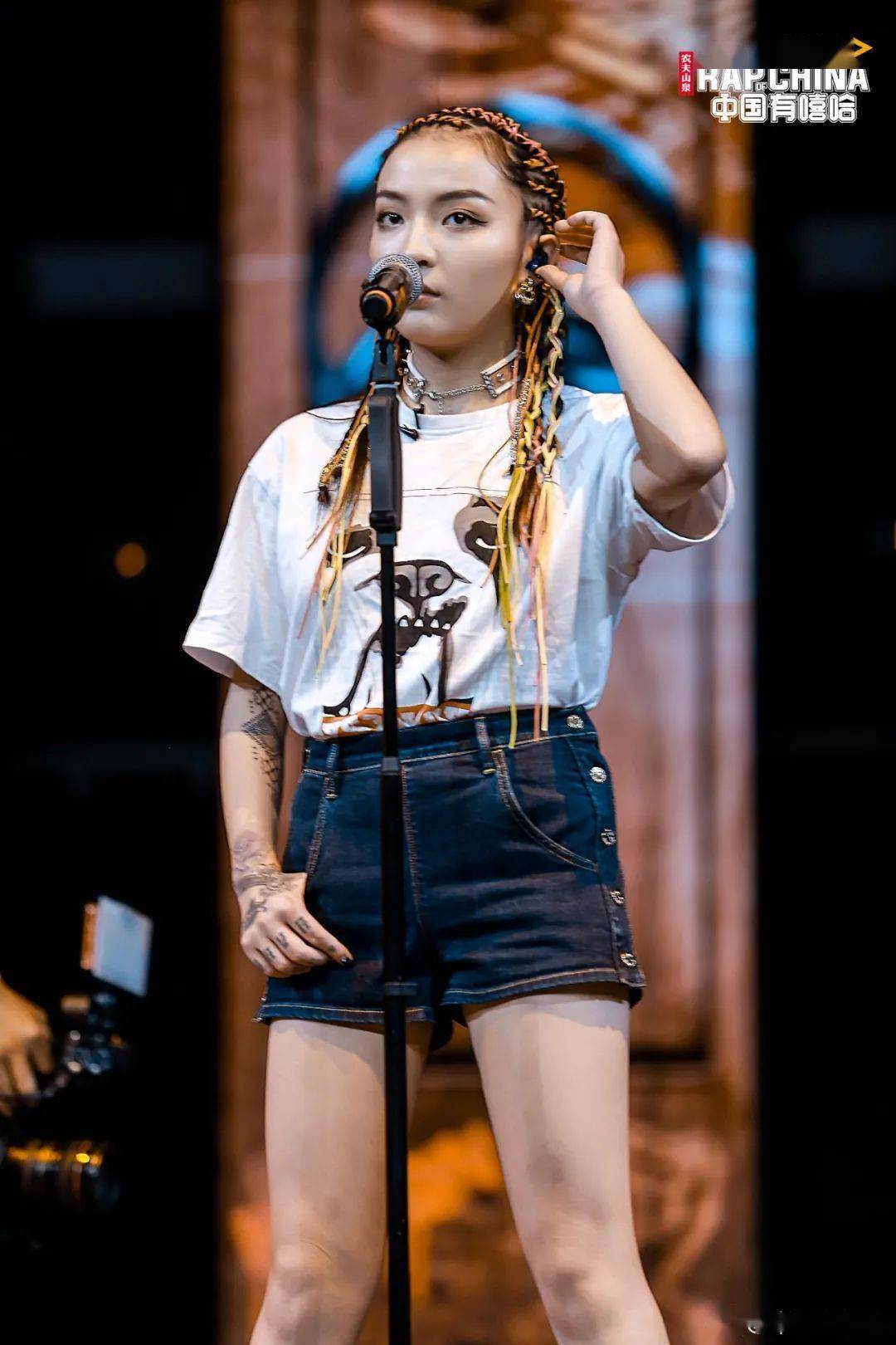 VaVa "私密纹身" 有什么内涵！？浴缸大秀释放狂野性感风！网友：这还是 VaVa 吗？_Vava_Rapper_展现