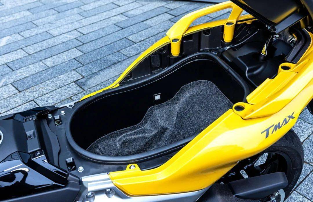 Yamaha 新一代 XP500 TMAX、Tech MAX 细节简介_搜狐汽车_搜狐网