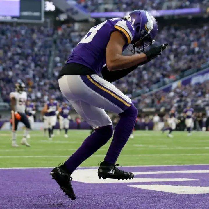 【数说NFL】再跳Griddy！杰弗逊险破维京人队史纪录！_赛季_比赛_四分卫