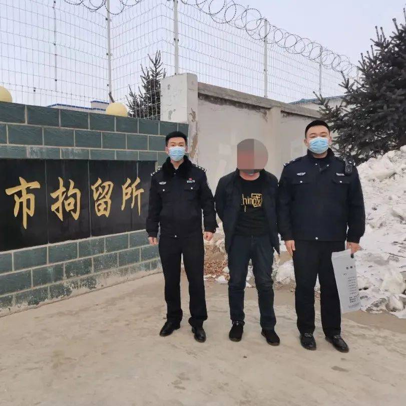【城事】男子酒驾被查,同车人嚣张辱骂交巡警,被拘留!驾驶员刘某公安局