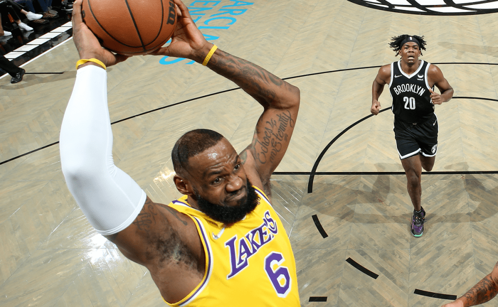 浓眉回归送4记大帽！詹姆斯33分湖人复仇篮网 哈登33＋12＋11_CBA_NBA_网队