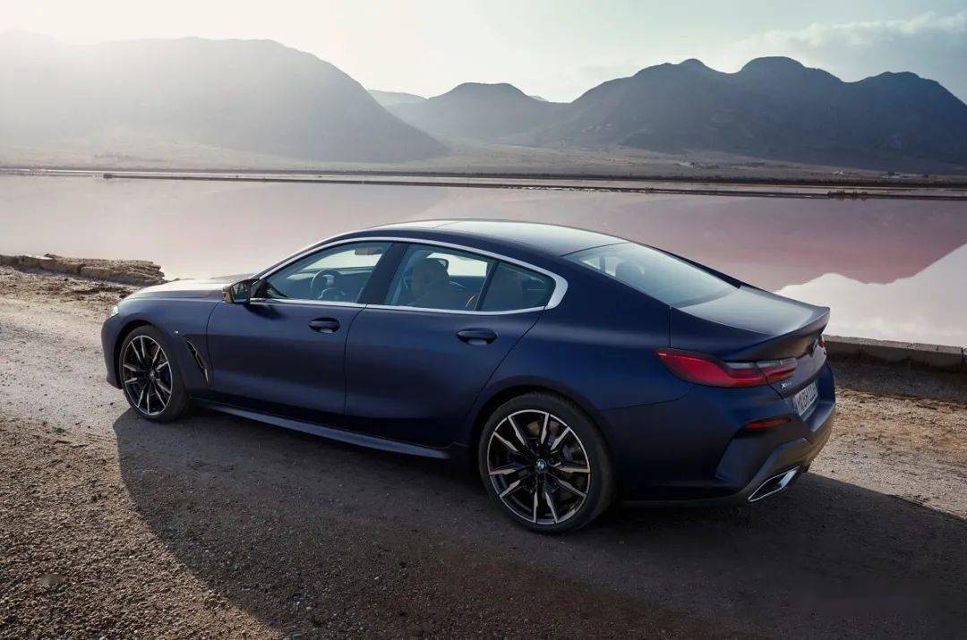 【既动感又优雅】BMW推出几乎没变的小改款8 Series 全系列标配M Sport套件_搜狐汽车_搜狐网