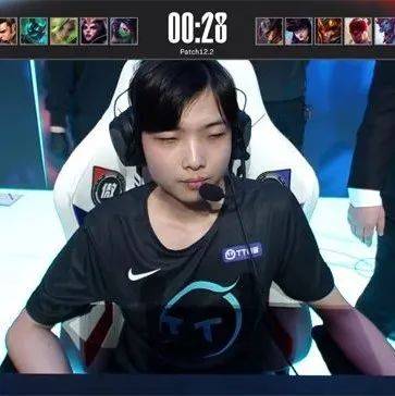 UCAL飞机反向W“死亡俯冲”葬送好局，BLG 2 -0轻取TT_雷克塞_下路_闪现