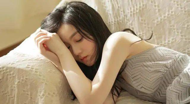男人喜欢的,往往就是女人的 这些”不主动,傻女人却偏要反着做爱情感情想法