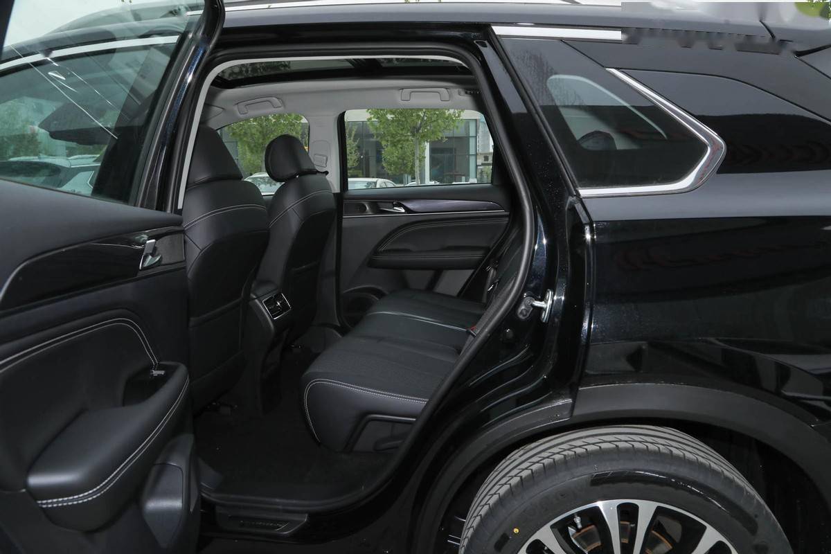 解读传祺GS5:12.68万就能买的中型SUV，1.5T+6AT，油耗6.6L_搜狐汽车_搜狐网