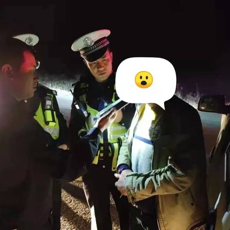 吴忠一酒驾司机路遇交警竟假装 修车”,被现场戳穿!刘某成本机动车