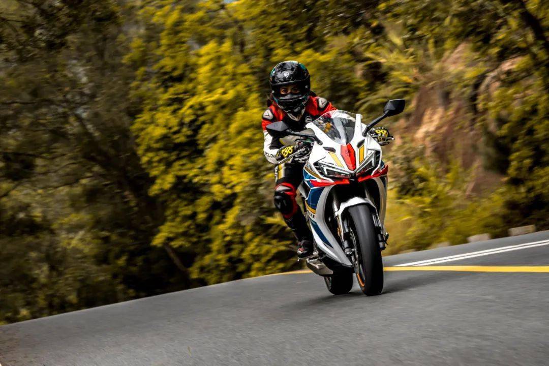 29980元起/28800元！赛科龙RX401、RC401正式发售！_搜狐汽车_搜狐网