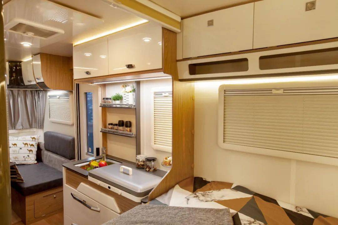 大驰房车DT471 城市露营伙伴 助力开启五彩绚丽生活_搜狐汽车_搜狐网