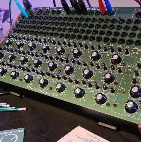 专为合成器玩家设计：FCPro Audio 推出定制化 Mixthesizer 调音台_通道_广告_台子