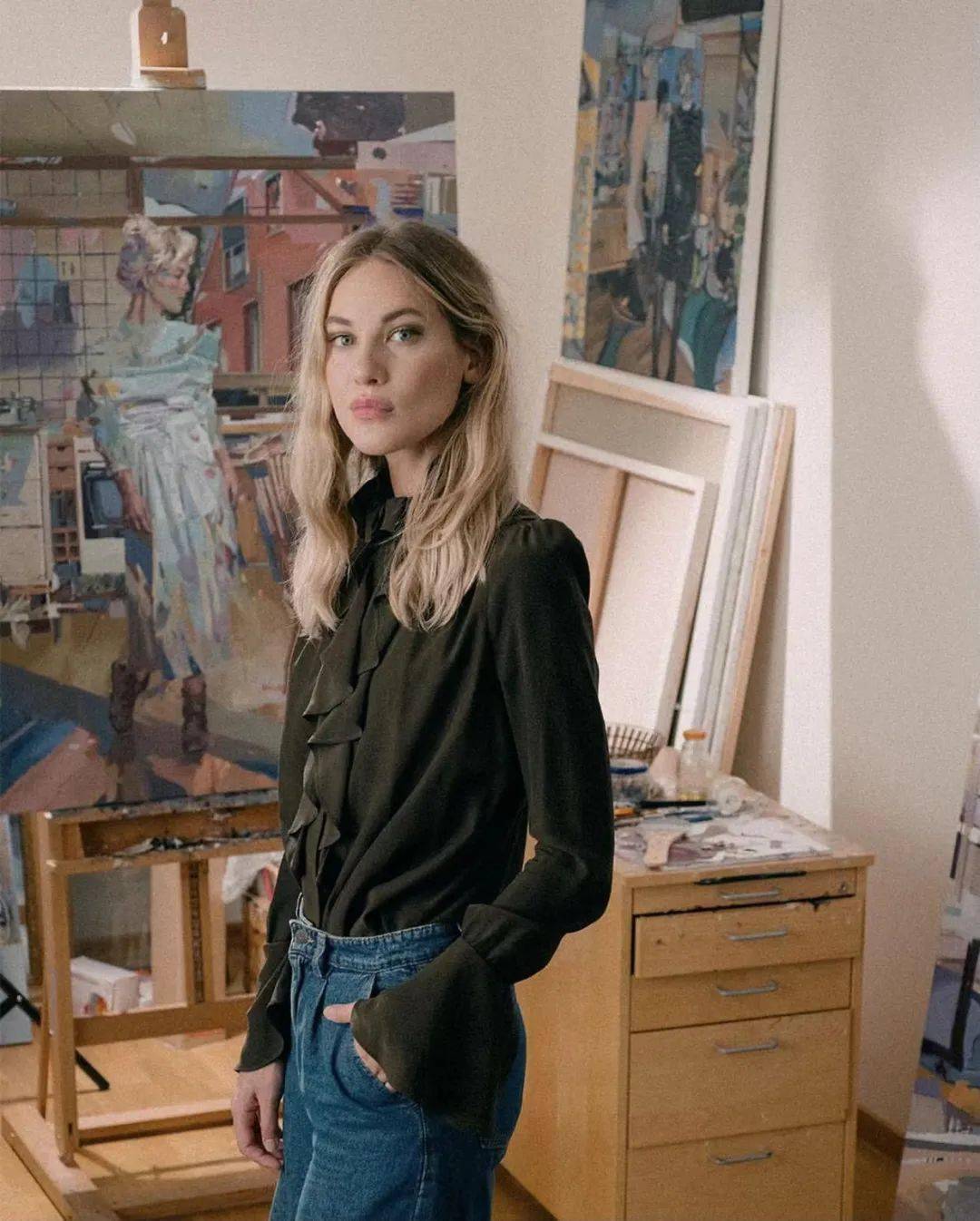从超模冠军到全职画家_Alice_Herbst_艺术