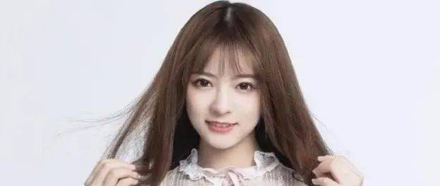 恭喜LPL！又一对解说情侣诞生！Kris官宣和解说毛毛恋情，一起唱情歌_kris_管泽_余霜