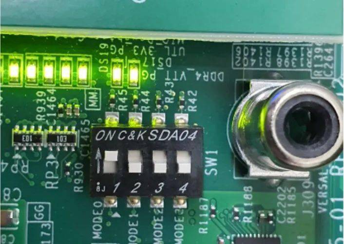 Versal嵌入式设计教程：启动和配置_U-Boot_镜像_文件