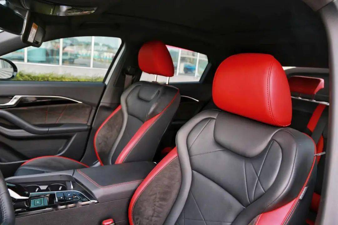 试驾奔腾B70S:轿跑造型很帅气，2.0T+6AT动力够足_搜狐汽车_搜狐网