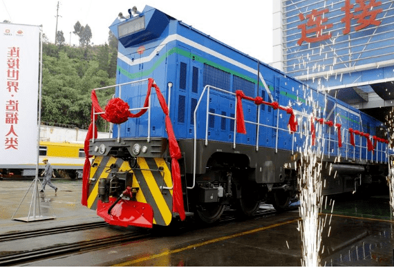 我国首批两台商品化HXN6型内电混合动力机车在资阳下线！_搜狐汽车_搜狐网