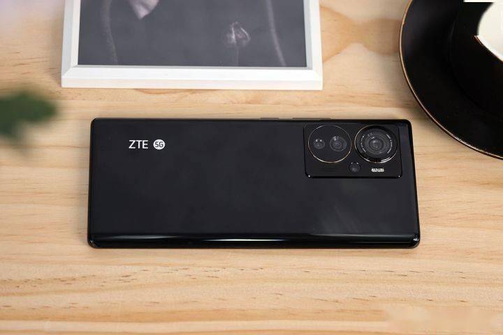 中兴Axon50 Pro后劲很足，3nm骁龙芯+16G+512G，还是“堆料王”_旗舰_处理器_芯片