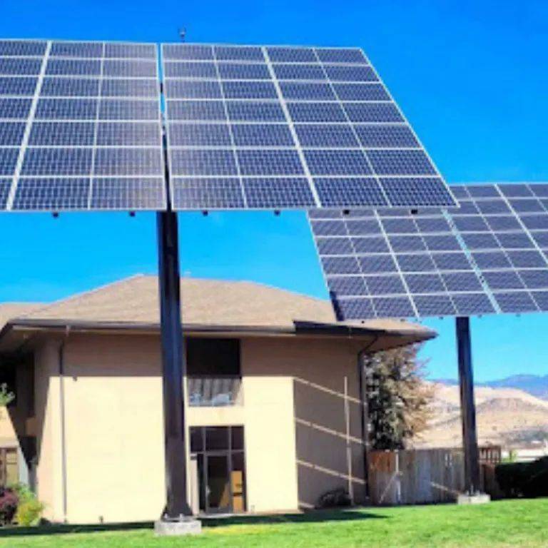 跟着太阳转动的光伏技术Stracker Solar——超越传统地面光伏电站！_屋顶_系统_阵列
