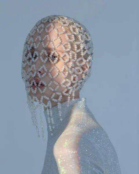 夸张的流苏面部饰品，俄罗斯珠宝设计师品牌Get Man Jewelry致力于“离谱和古怪”，闪耀而别致_设计的_风格_Man