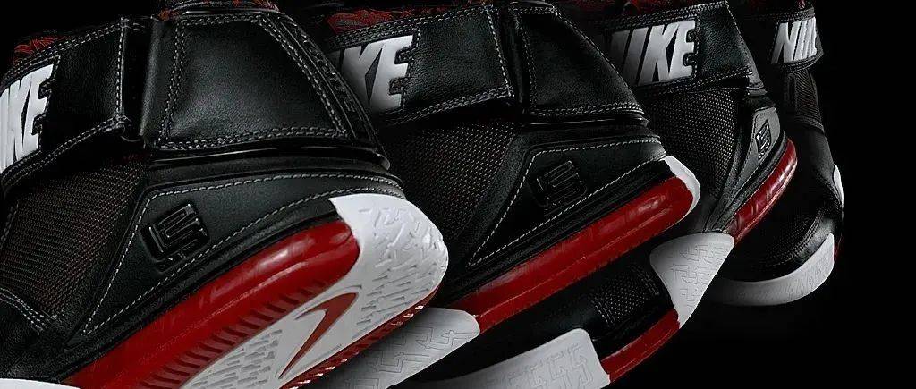 居然十八年了，LeBron 2终于复刻了_预报_主理_紫色