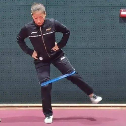 不热身不打球！打乒乓球前，这些身体部位要充分热身！_胳膊_活动_肌肉