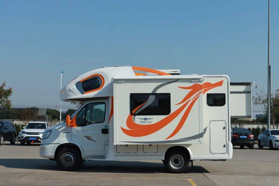 2022款旌航WH-IV-6.5T房车 双拓展设计 大载重＋强续航 满足你的旅居想象_搜狐汽车_搜狐网