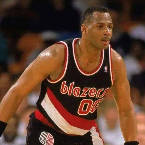 OL2 | S15凯文达克沃斯数据预测_防守篮板_球员_传球