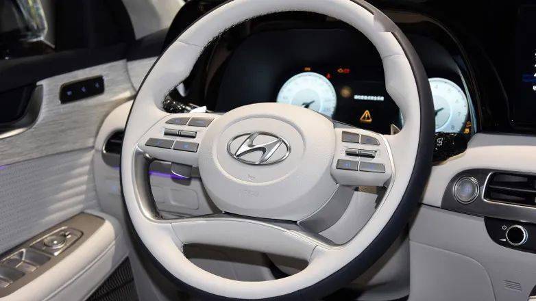 同级唯一3.5L V6+8AT，原装进口大7座SUV，30万出头可买！_搜狐汽车_搜狐网