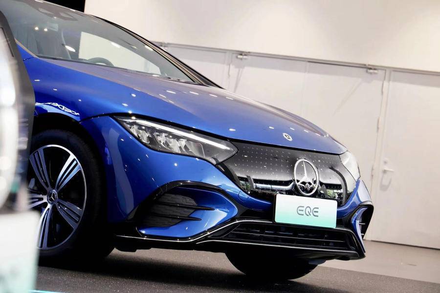 探店|看全新EQE如何树立50万元级豪华电动车的新标杆_搜狐汽车_搜狐网