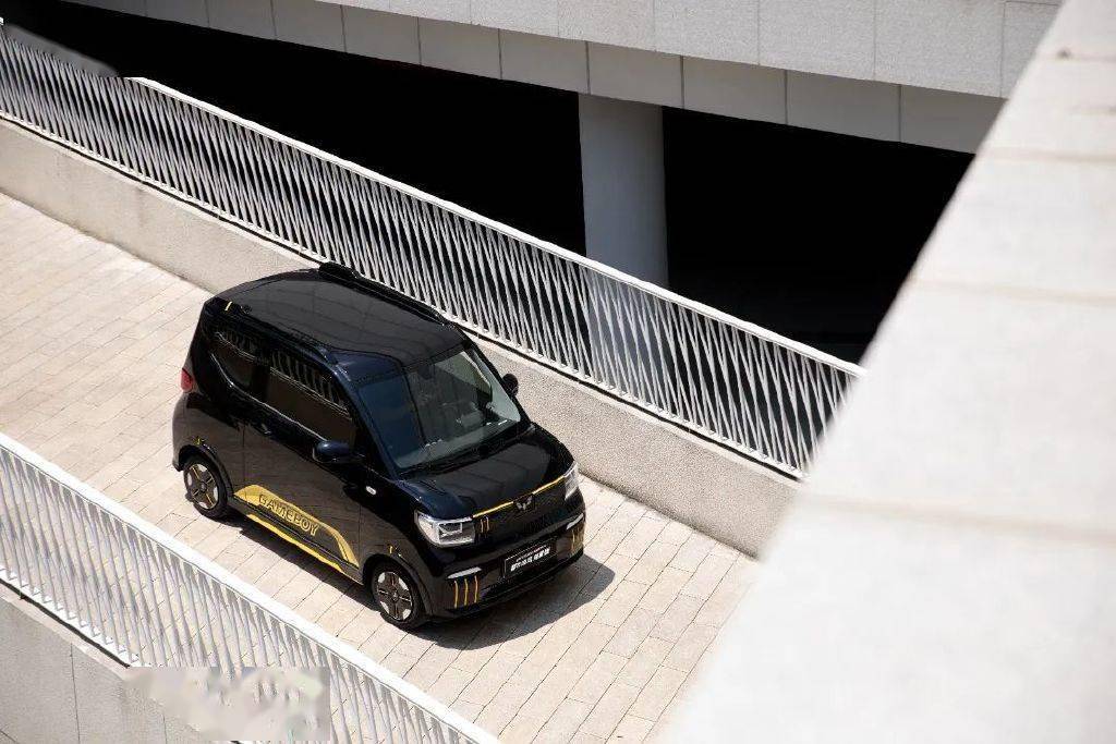 6.28 万元起，宏光 MINIEV GAMEBOY 限量系列上市_搜狐汽车_搜狐网