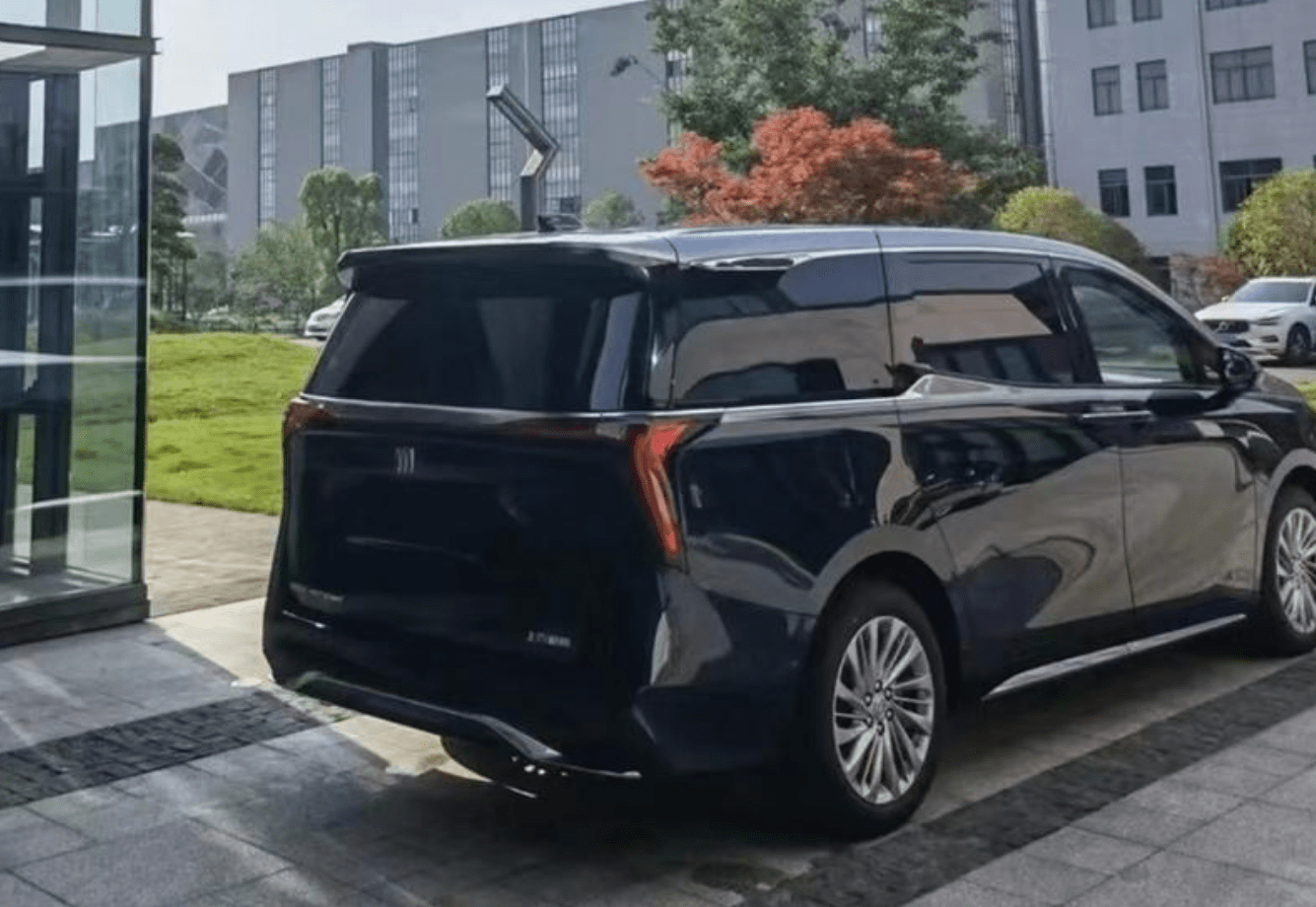 别克GL8世纪现身，配劳斯莱斯星空顶，豪华不输LM，还看埃尔法？_搜狐汽车_搜狐网