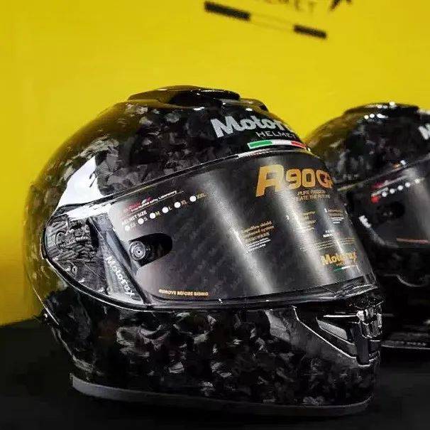 超轻炭纤维全盔，国产旗舰头盔新选择--摩雷士R90GP_赛道_Pinlock_Chamude