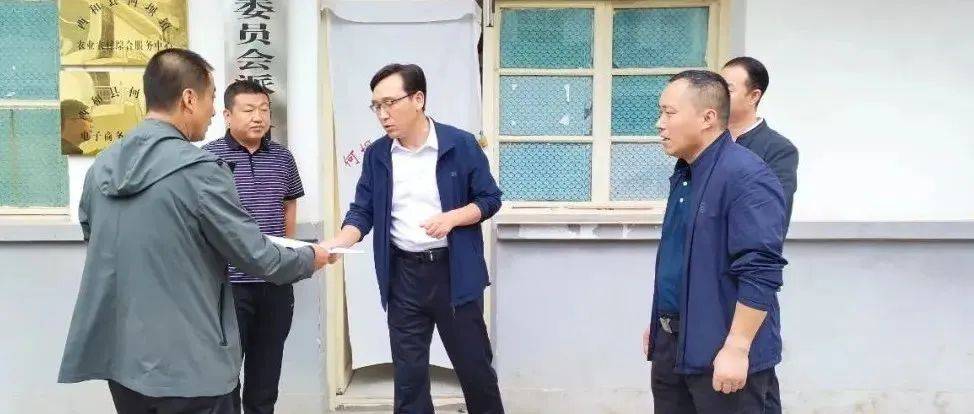 【何坝动态】县纪委、县委组织部联合督查组深入何坝镇督查农村集体“三资”领域腐败和作风问题专项治理暨生态及地质灾害避险搬迁监督工作工作何坝县委组织部
